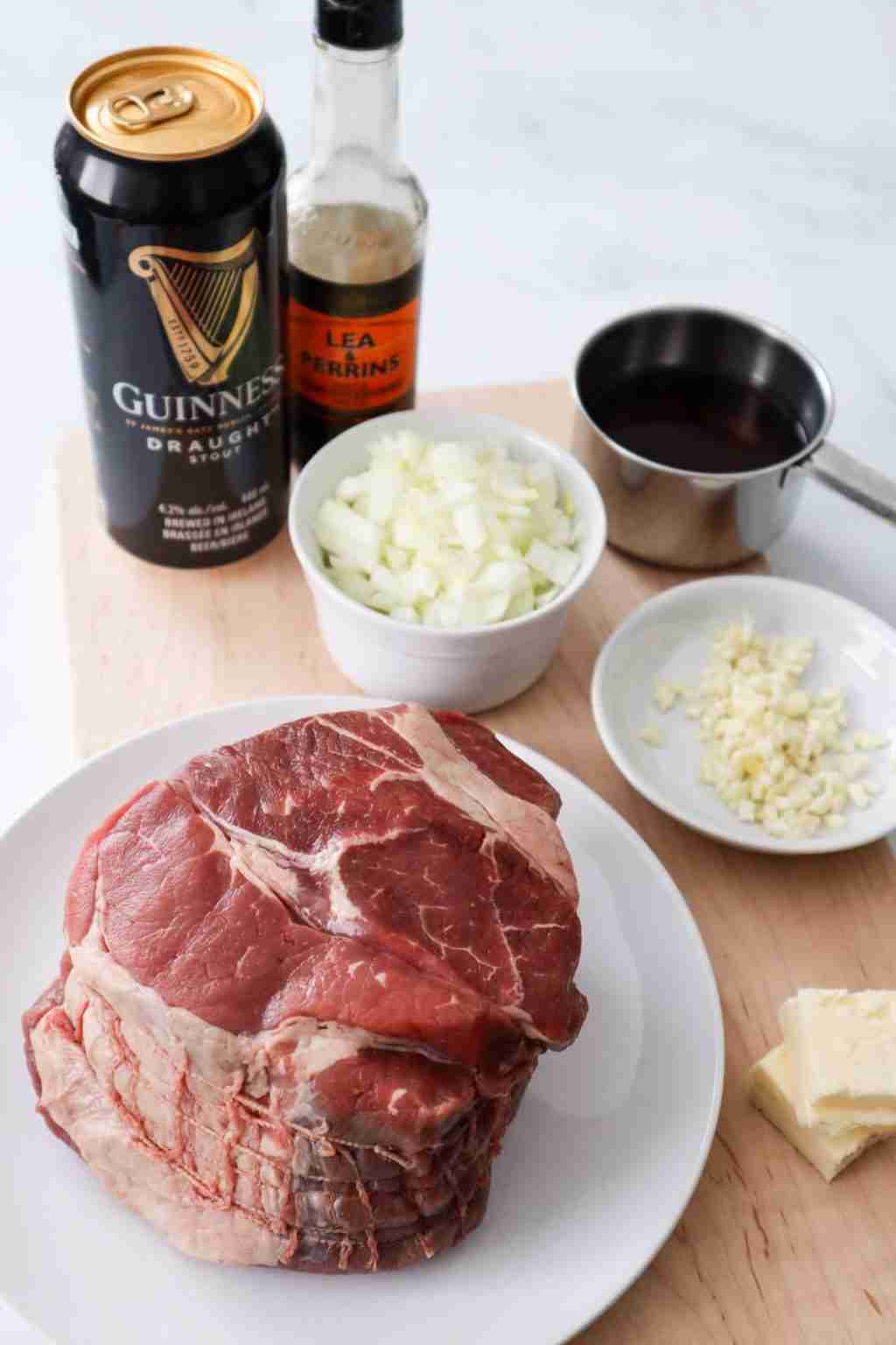 Rôti de palette de boeuf braisé à la Guinness (au four ou à la mijoteuse)