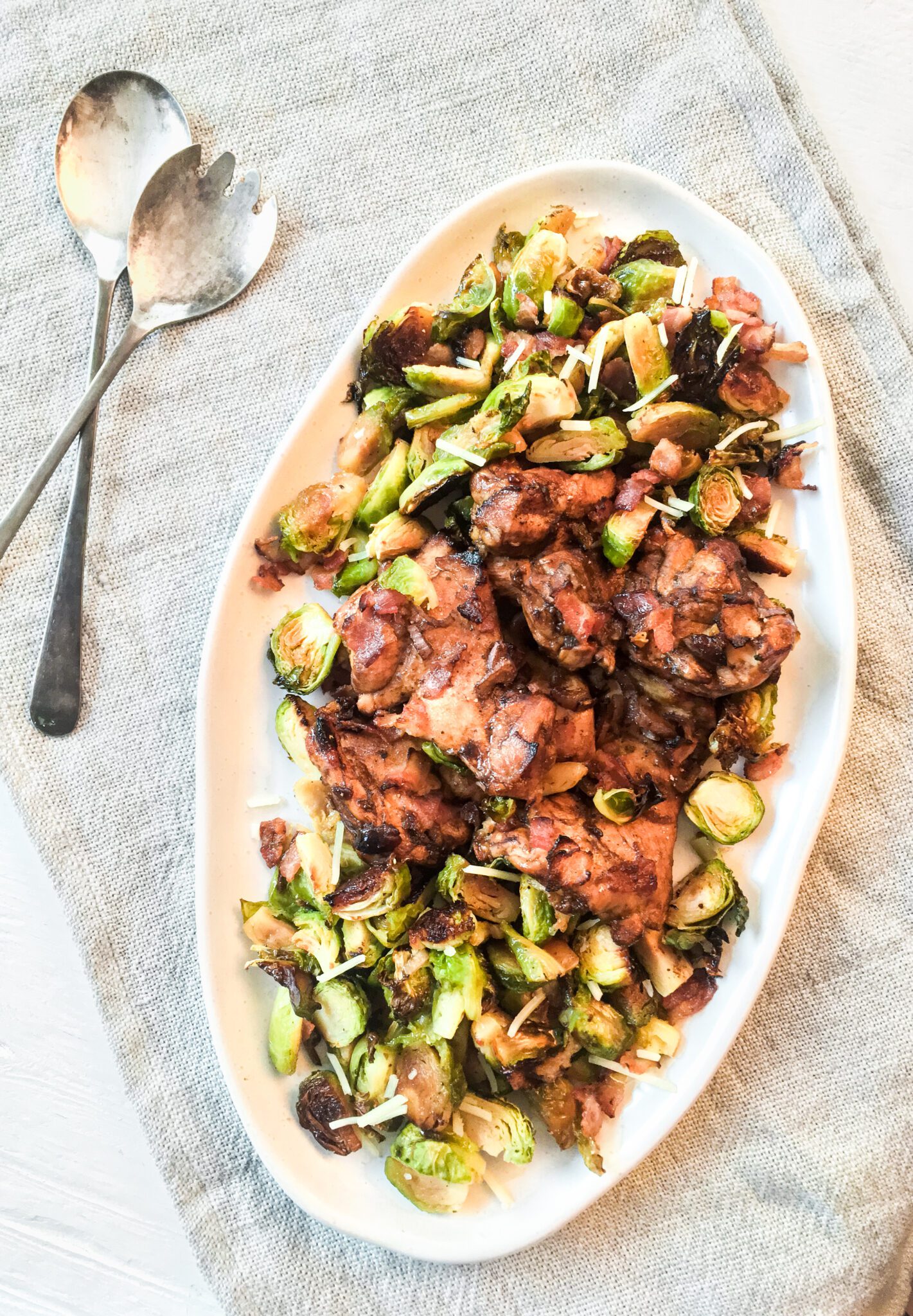 Plaque de poulet et choux de Bruxelles au bacon et vinaigre balsamique ...